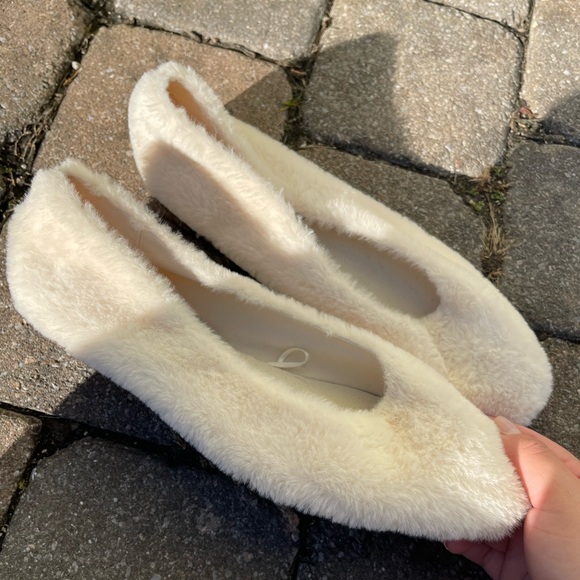 Zara | Shoes | Zara Fluffy Flats | Poshmark